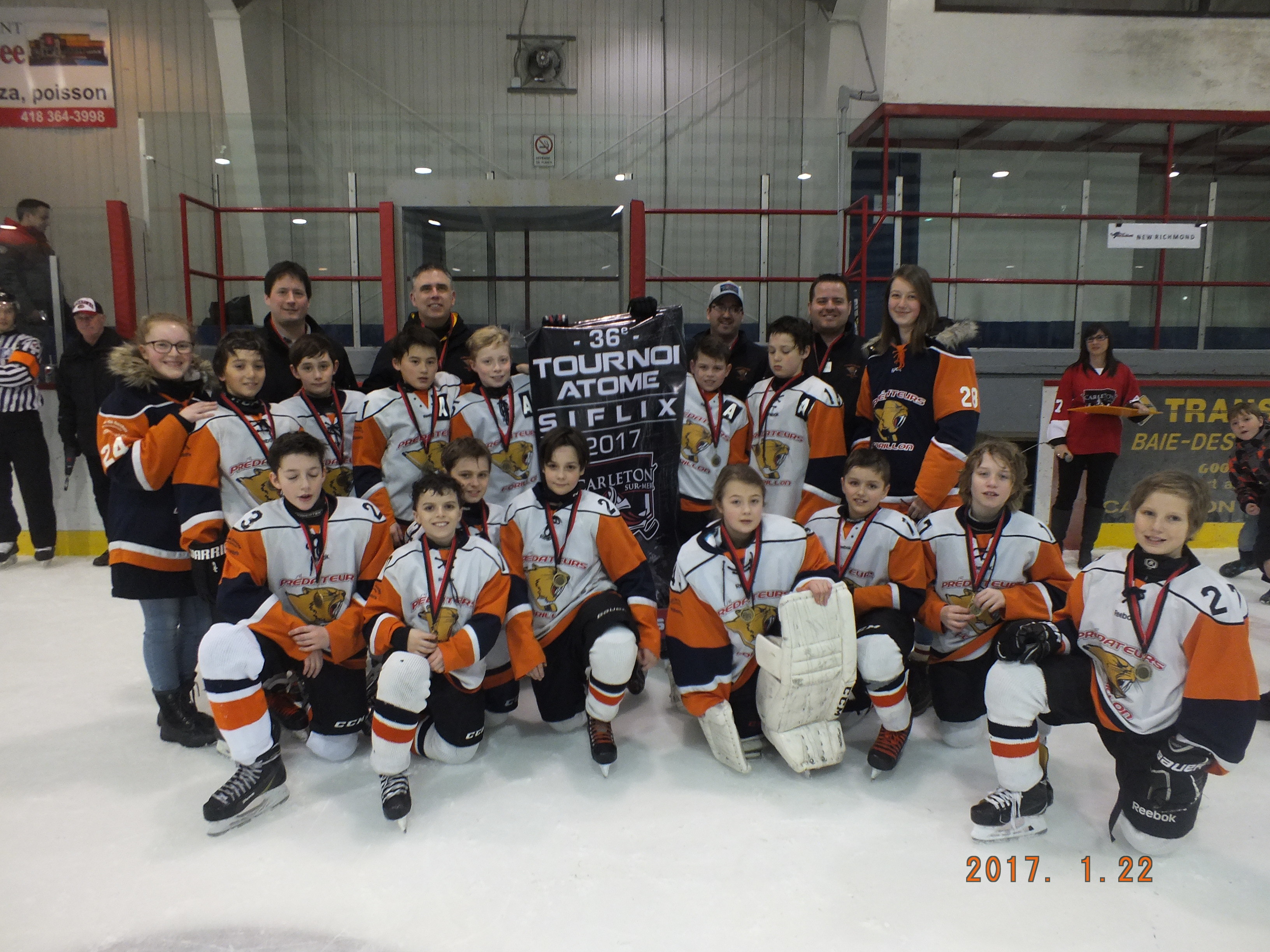 Carleton-sur-Mer et Caraquet sont champions du tournoi atome de ...