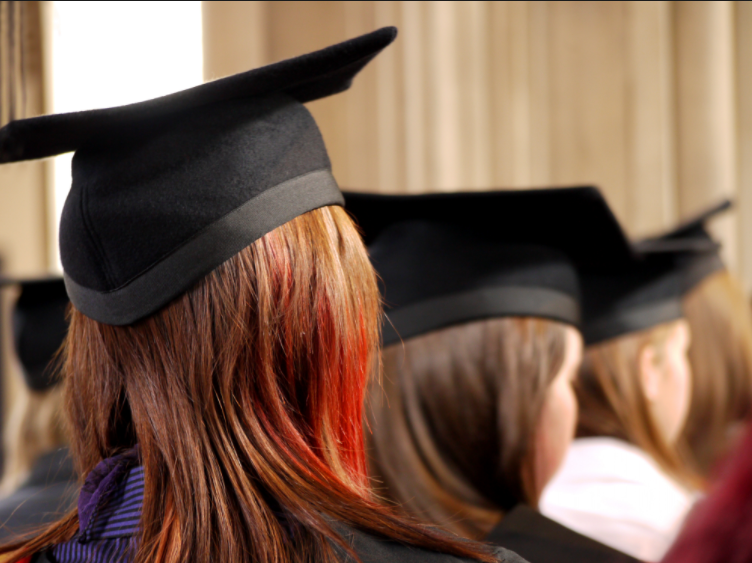 Hausse marquée du taux de diplomation - Radio Gaspésie