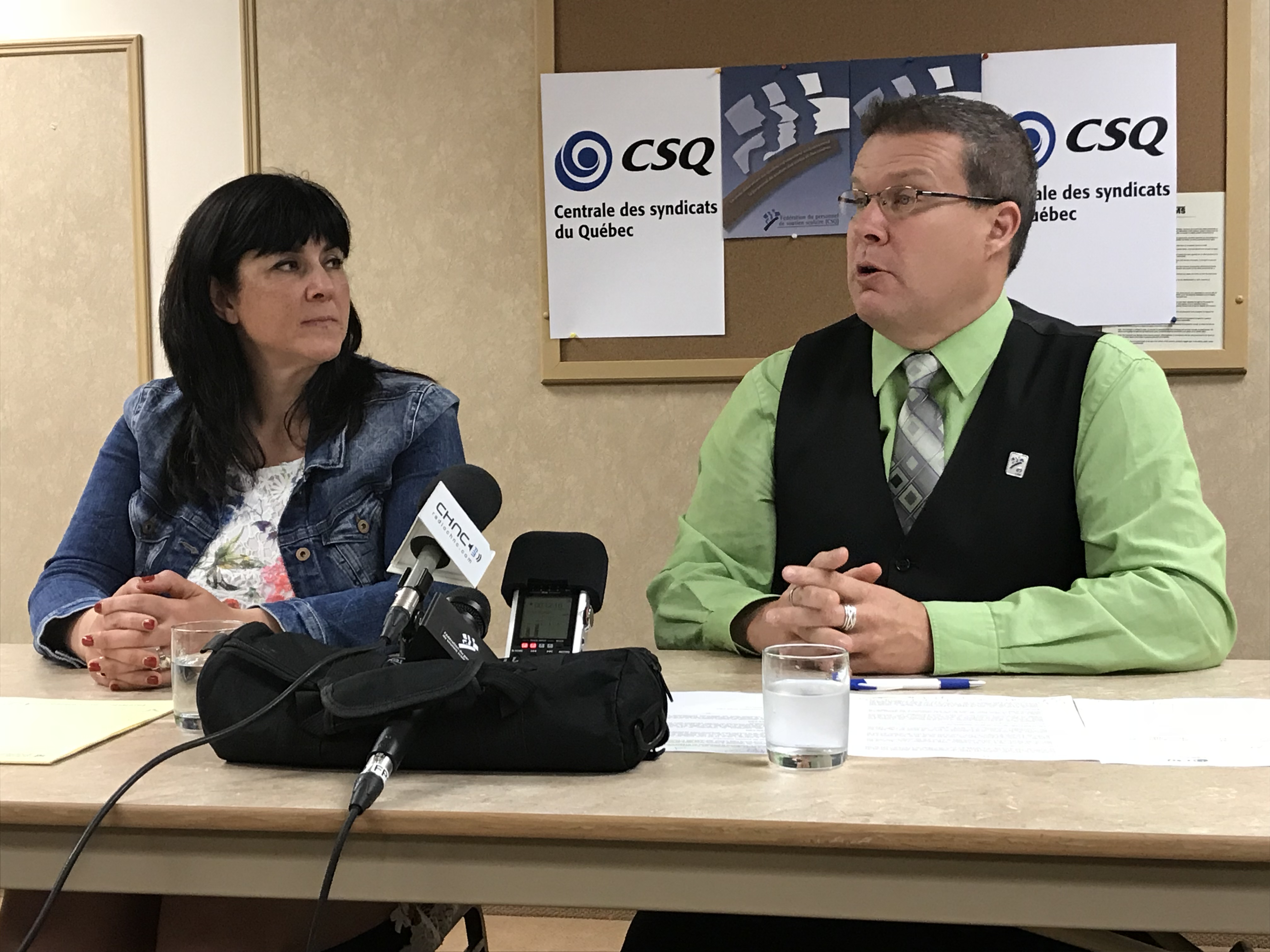 50 % du personnel de soutien scolaire vit dans la précarité